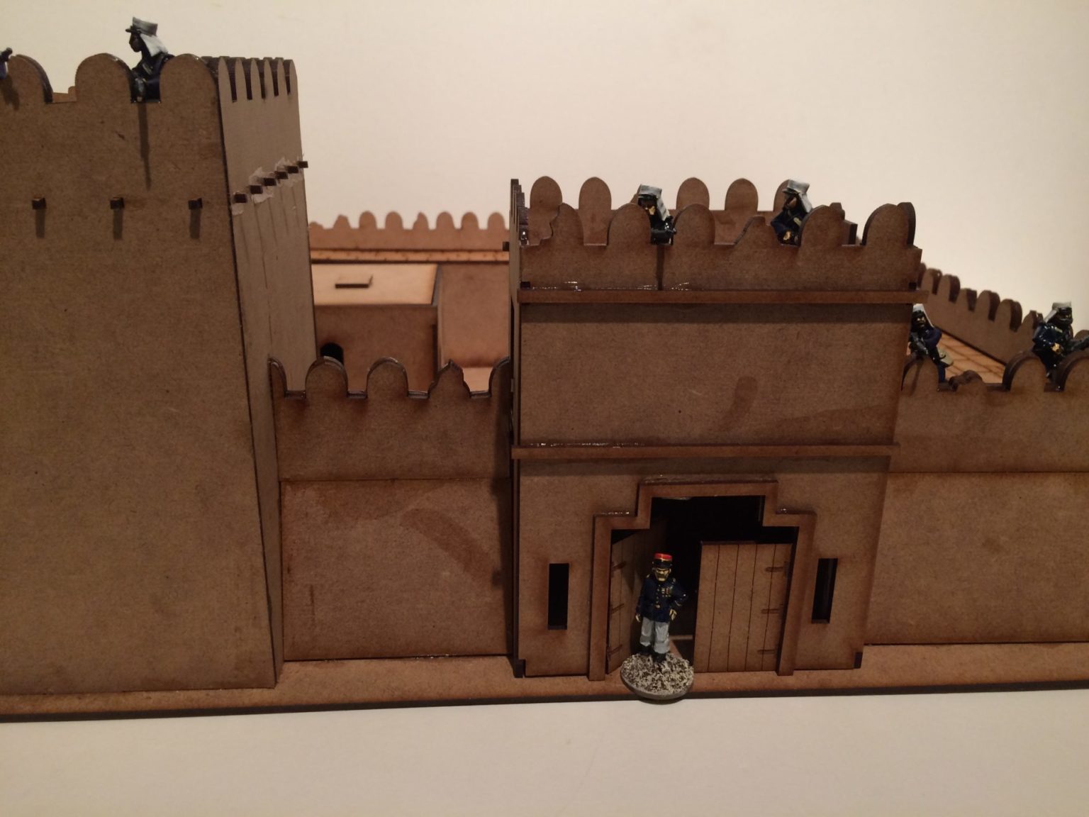 28mm Desert fort-unpainted kit - Empires at War
