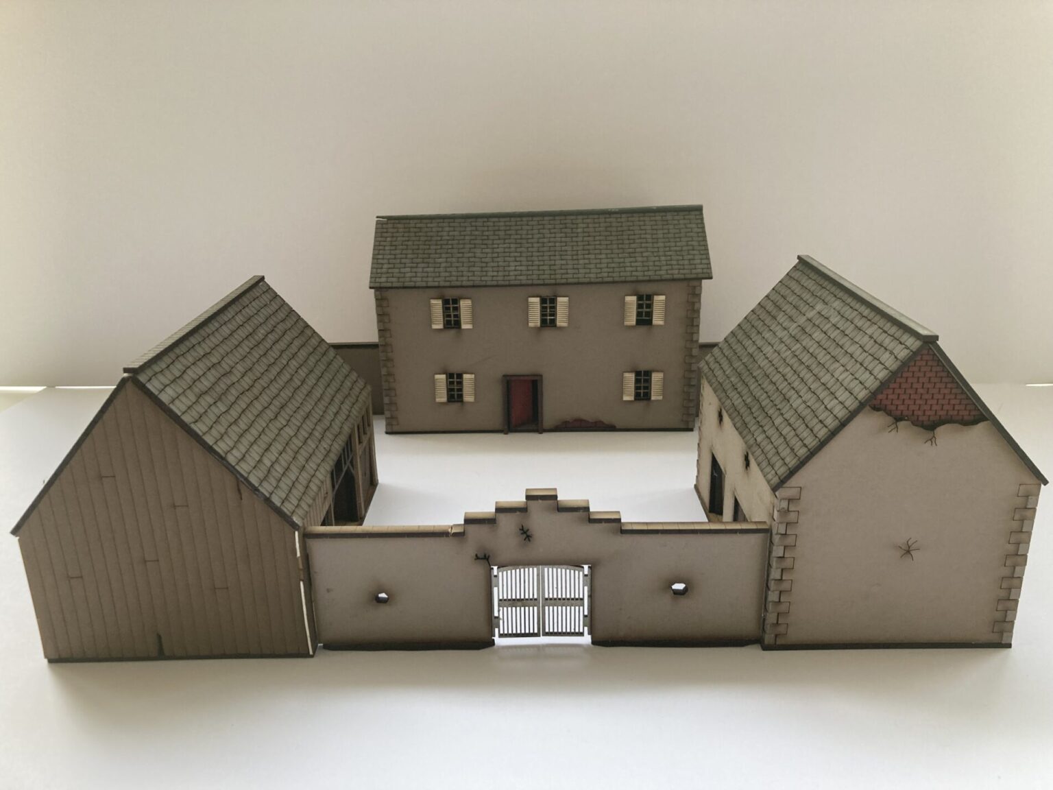 28mm Normandy 28-NY-Walled farm A - Empires at War